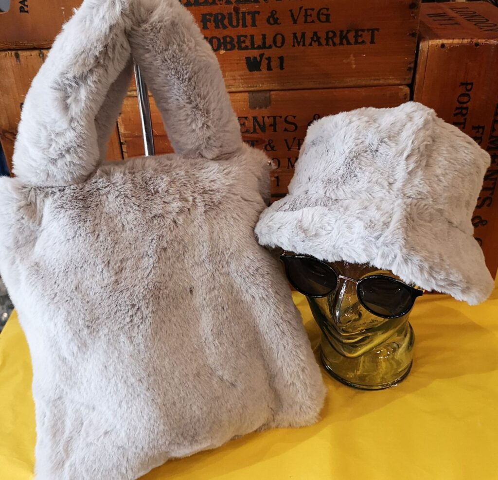 Reeve – Amber Faux Fur Tote Bag – Grey – Elspeth Mills Clothing